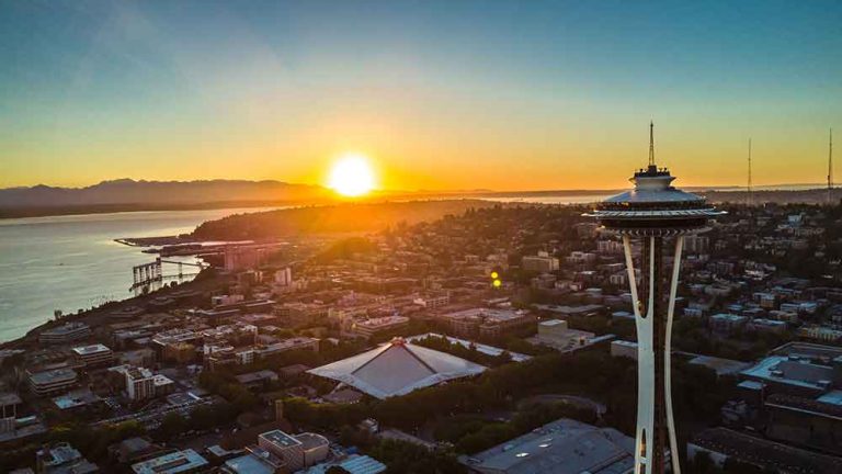 Seattle Sailing Tours - Seattle's Tall Ship - Sail Elliott Bay in Style!