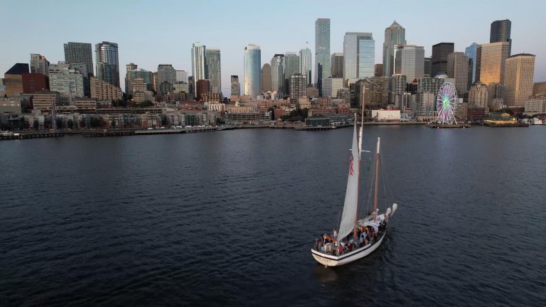 Seattle Sailing Tours - Seattle's Tall Ship - Sail Elliott Bay in Style!